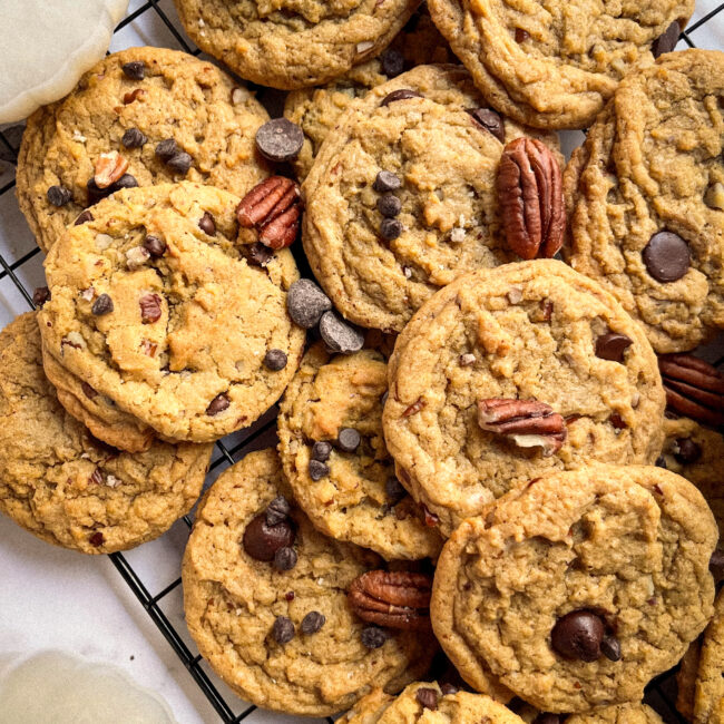 Chewy Pumpkin Chocolate Chip Cookies - Nikki Vegan